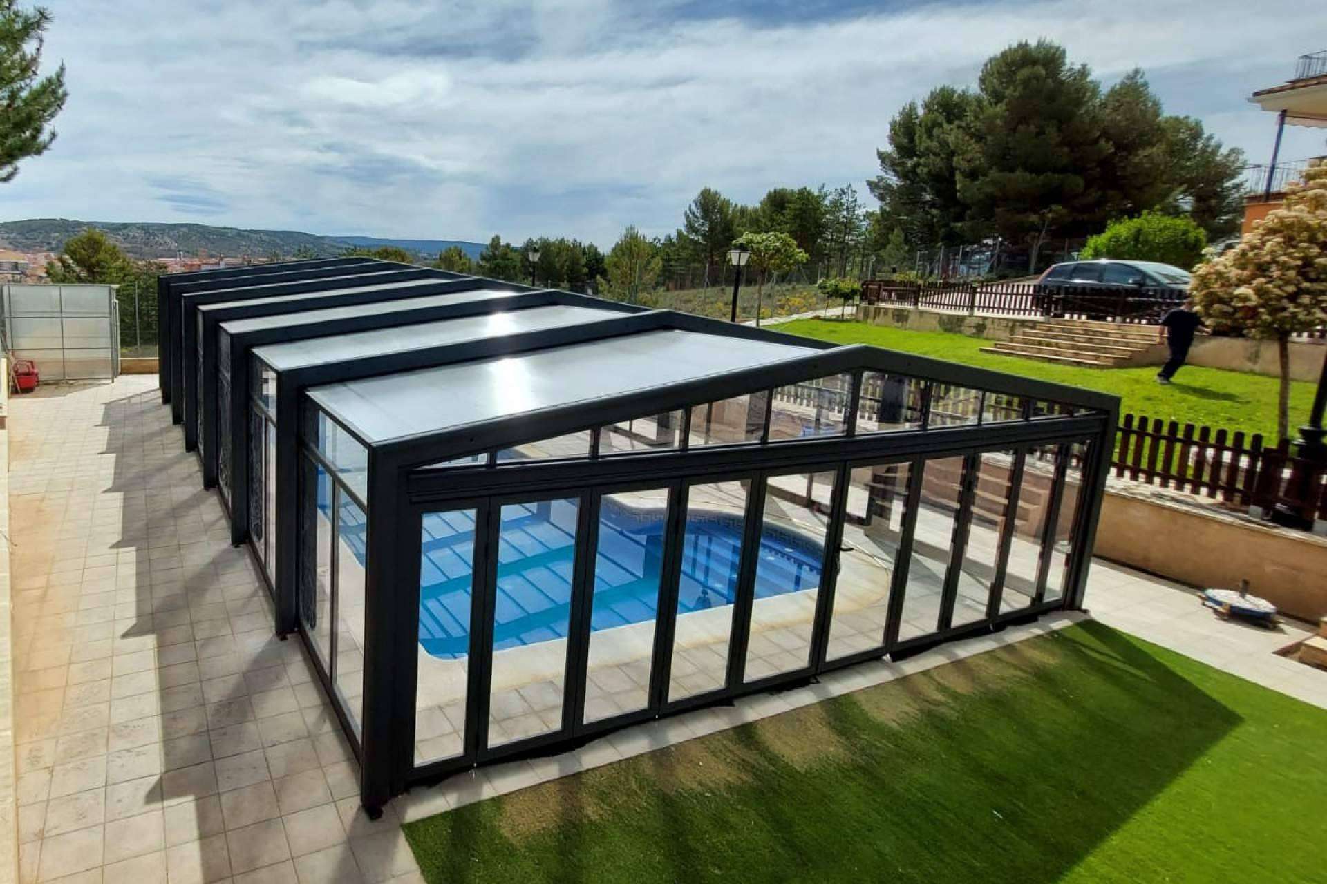 Cubiertas para piscinas en aluminio con COVERTTO - Somos Economia