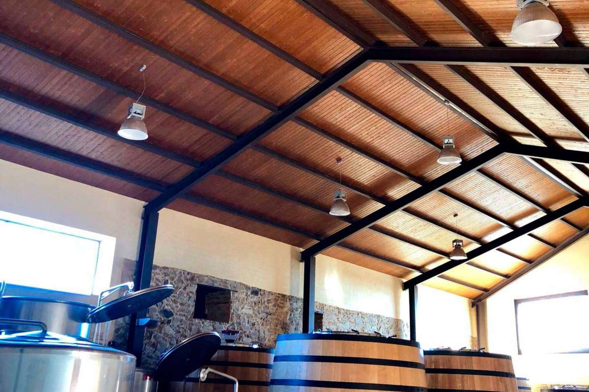 Las ventajas de reformar una bodega a través de los paneles sándwich de ...