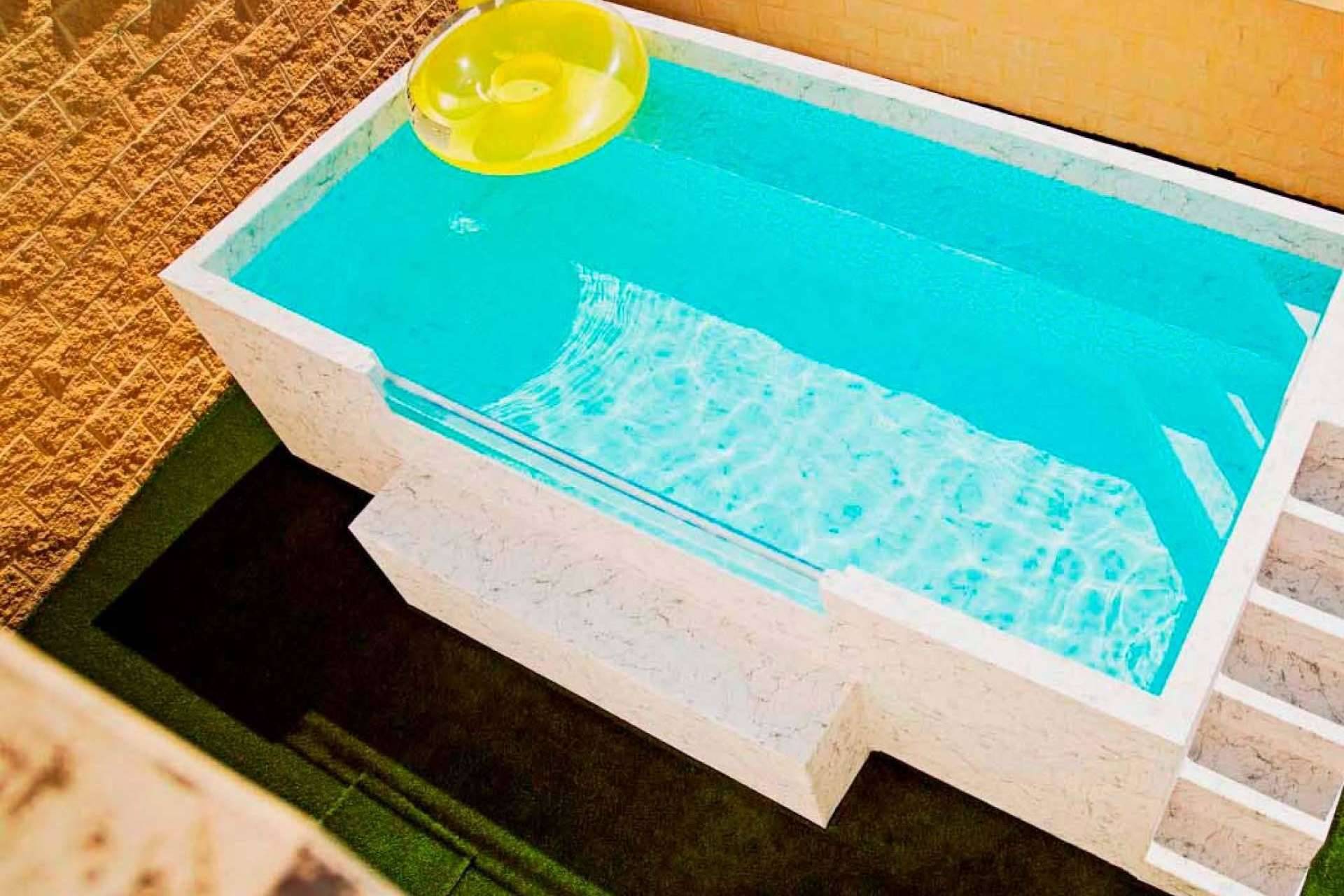 El modelo de piscina Fast Pool de Esencial Pool se instala de forma ...