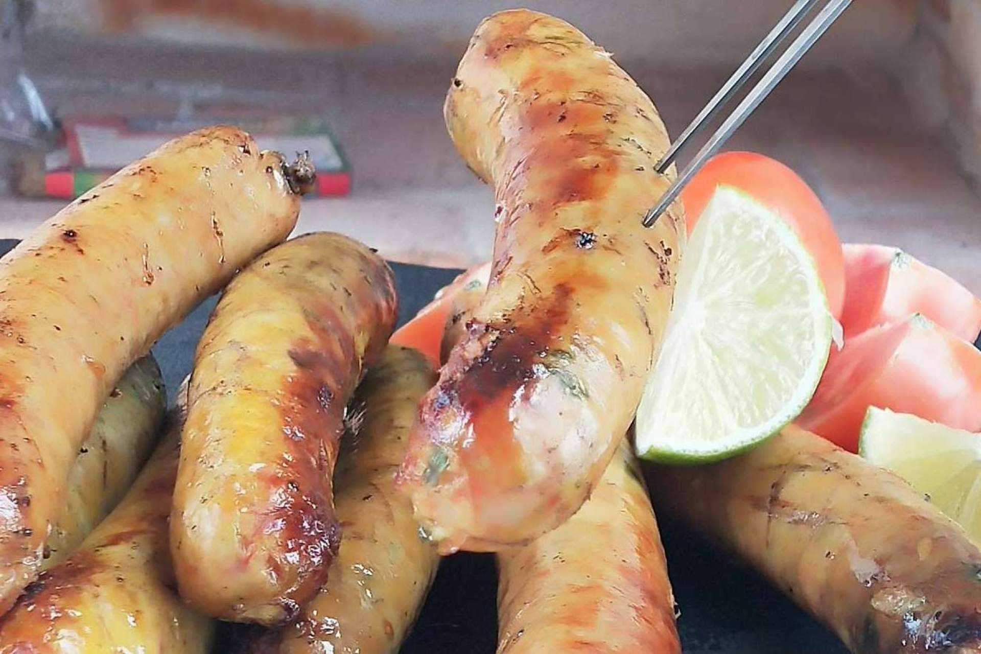 Los chorizos colombianos de D'Carnilsa triunfan en París - Somos Economia